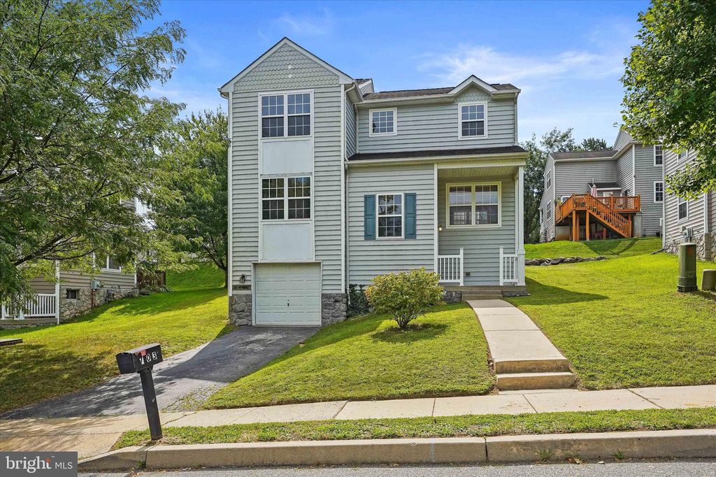 703 W 14th St, Chester, PA 19013 - See Est. Value, Schools & More