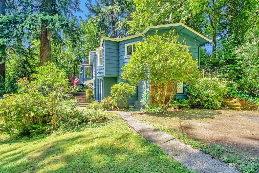 4015 Pacific Way, Longview, WA 98632 - See Est. Value, Schools & More