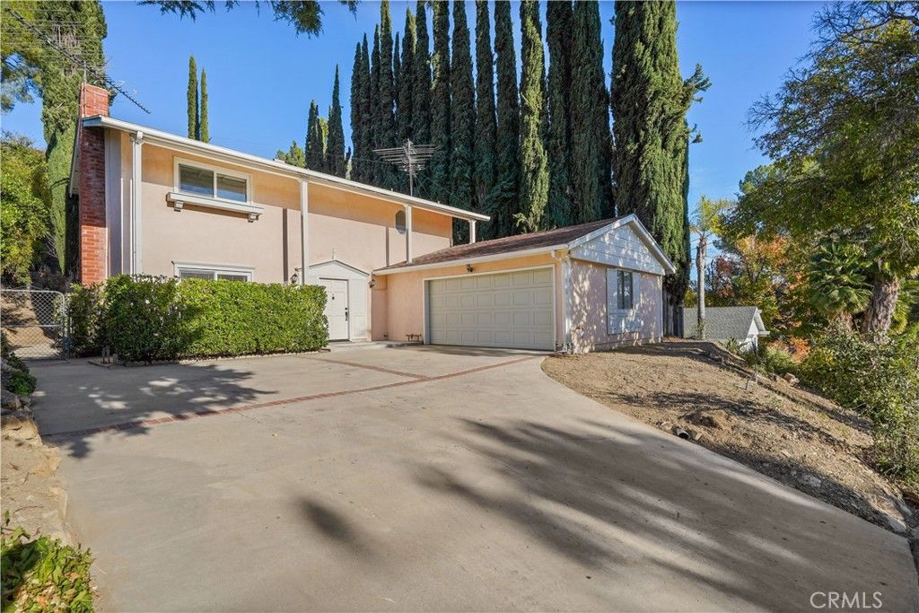 5850 Greenview Rd, Calabasas, CA 91302 - See Est. Value, Schools & More