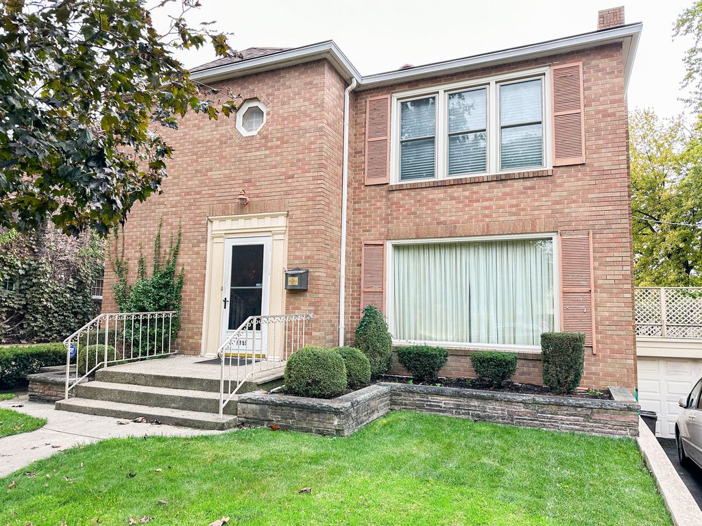 1059 S Chicago Ave, Kankakee, IL 60901 - See Est. Value, Schools & More