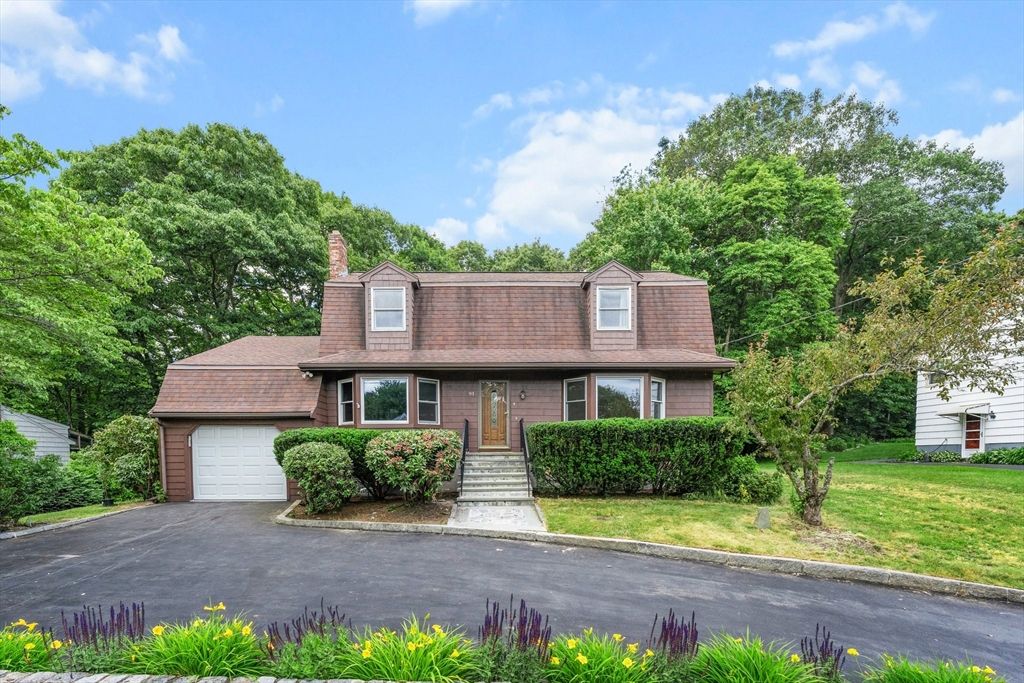 91 Queen Anne Way, Stoughton, MA 02072 - See Est. Value, Schools & More