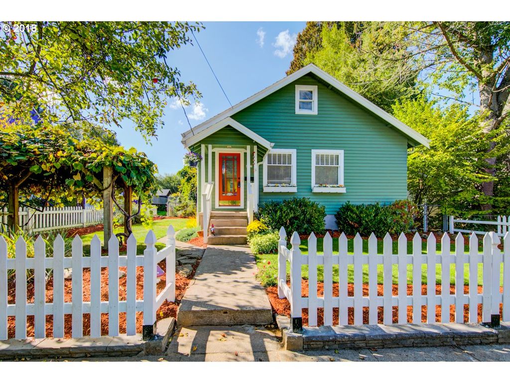 6025 NE 28th Ave, Portland, OR 97211 - See Est. Value, Schools & More