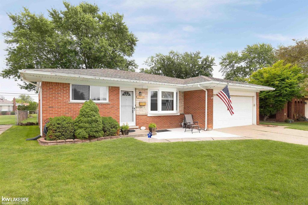 30452 Eiffel Ave, Warren, MI 48088 - See Est. Value, Schools & More