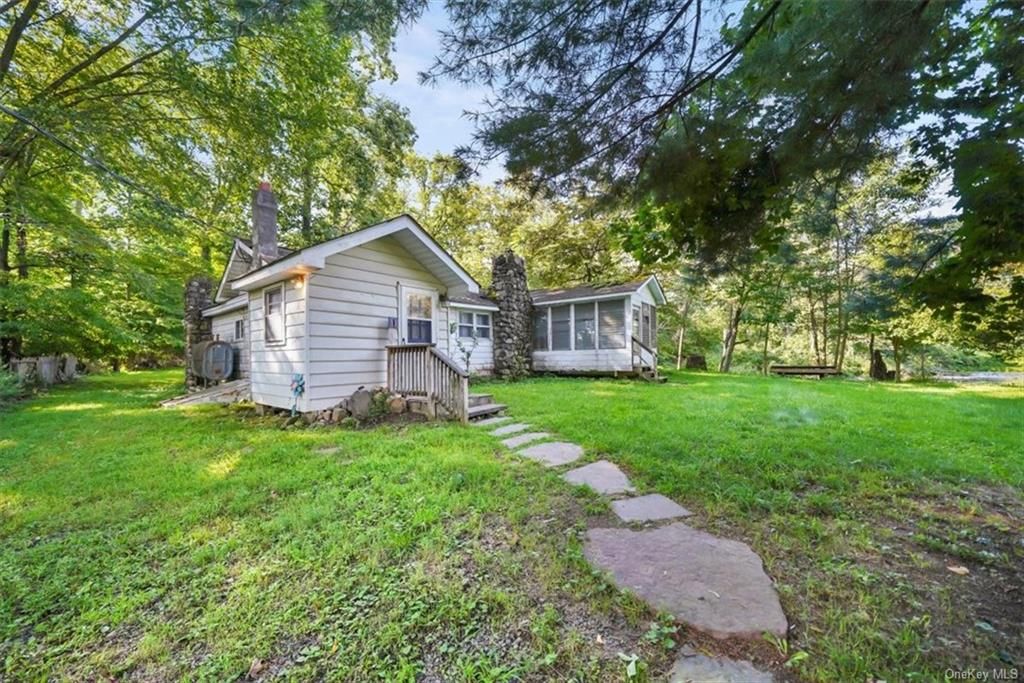 1 Tinny Lane, Central Valley, NY 10917 | Trulia