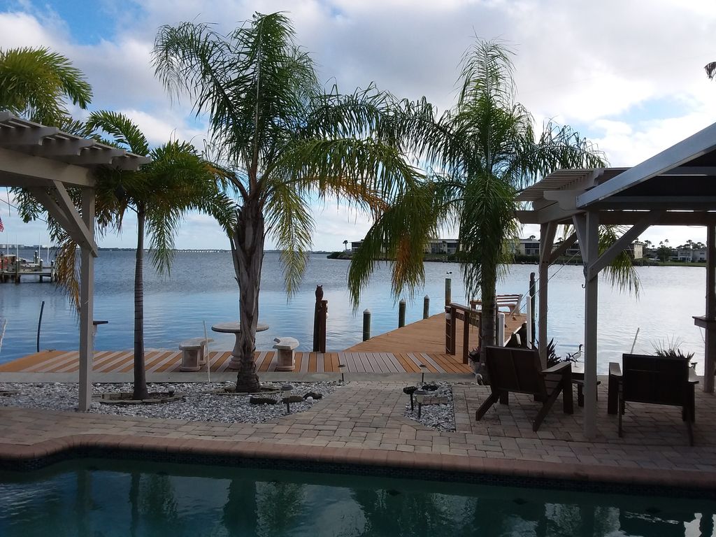 605 Key Royale Dr, Holmes Beach, FL 34217 - See Est. Value, Schools & More