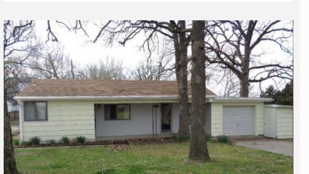 1103 W Barr St, Nevada, MO 64772 - See Est. Value, Schools & More