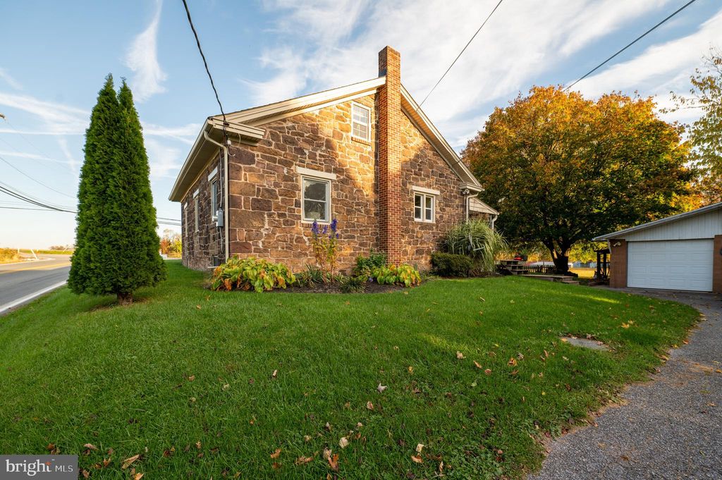 10 Yocumtown Rd, Etters, PA 17319 - See Est. Value, Schools & More