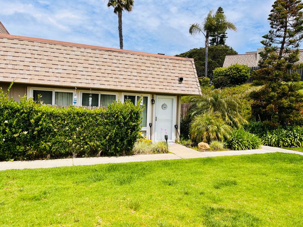 407 Requeza St, Encinitas, CA 92024 - See Est. Value, Schools & More