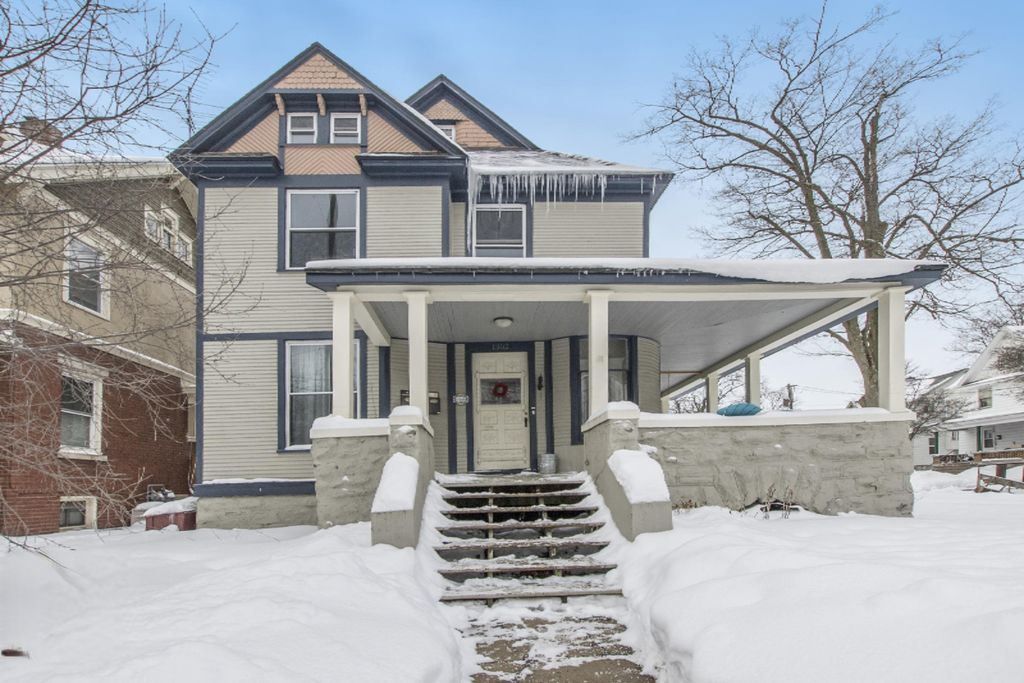 1302 Wealthy St SE, Grand Rapids, MI 49506 | Trulia