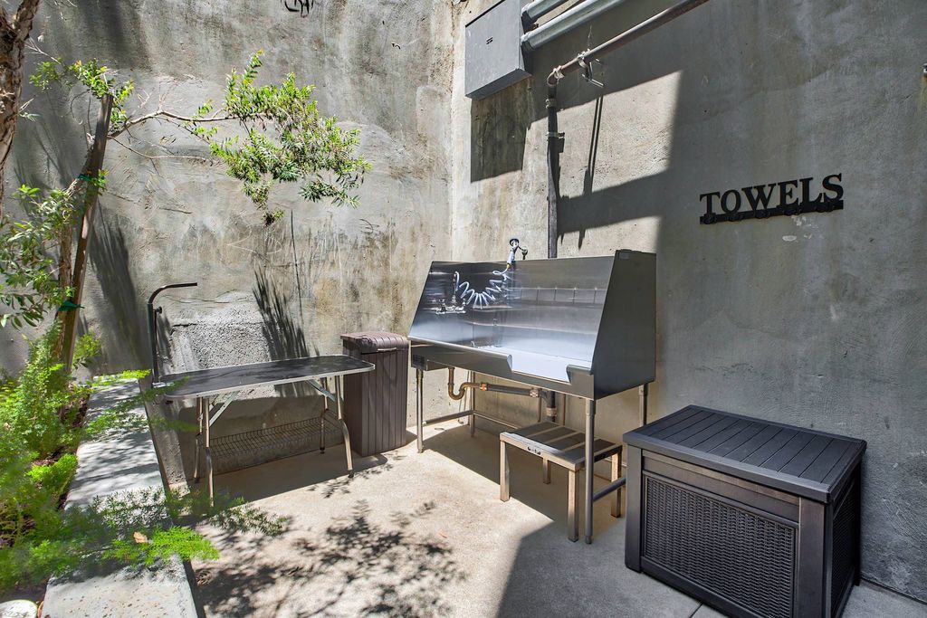 617 N Dillon St #5980142, Los Angeles, CA 90026 - See Est. Value ...