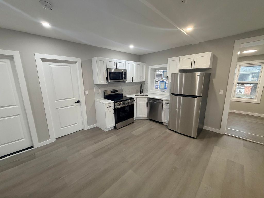 610 Broadway #2, Watervliet, NY 12189 - See Est. Value, Schools & More