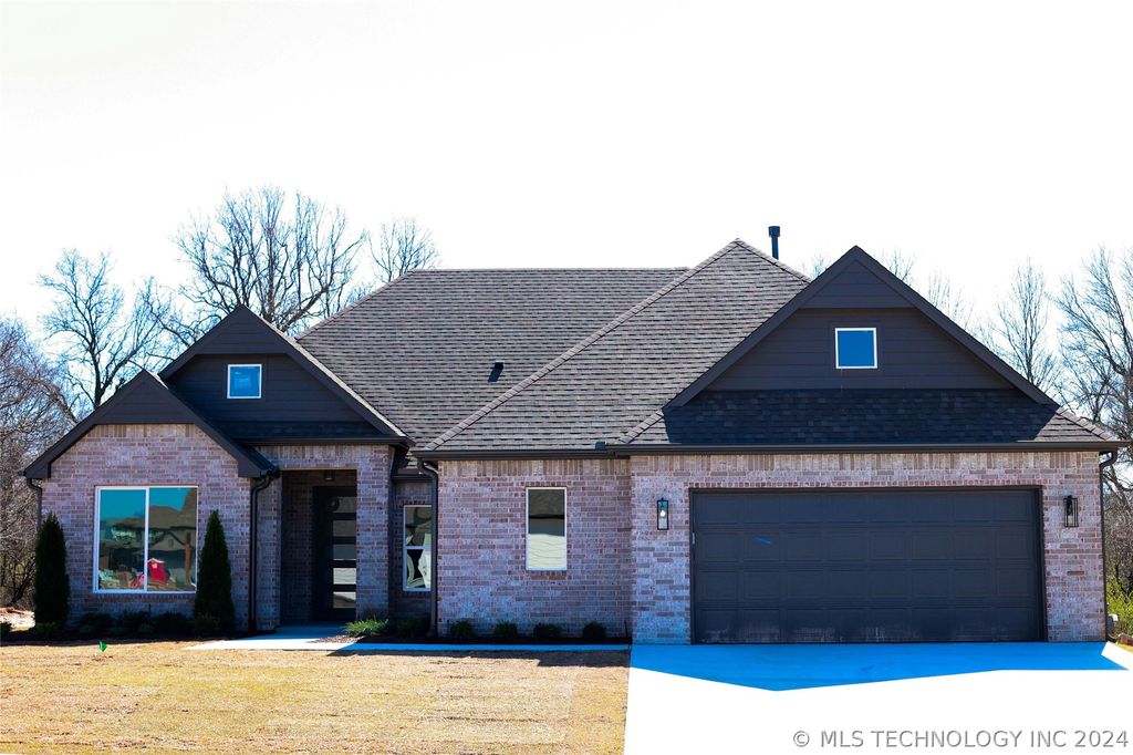 811 E Jacksonville St, Broken Arrow, OK 74012 - See Est. Value, Schools ...