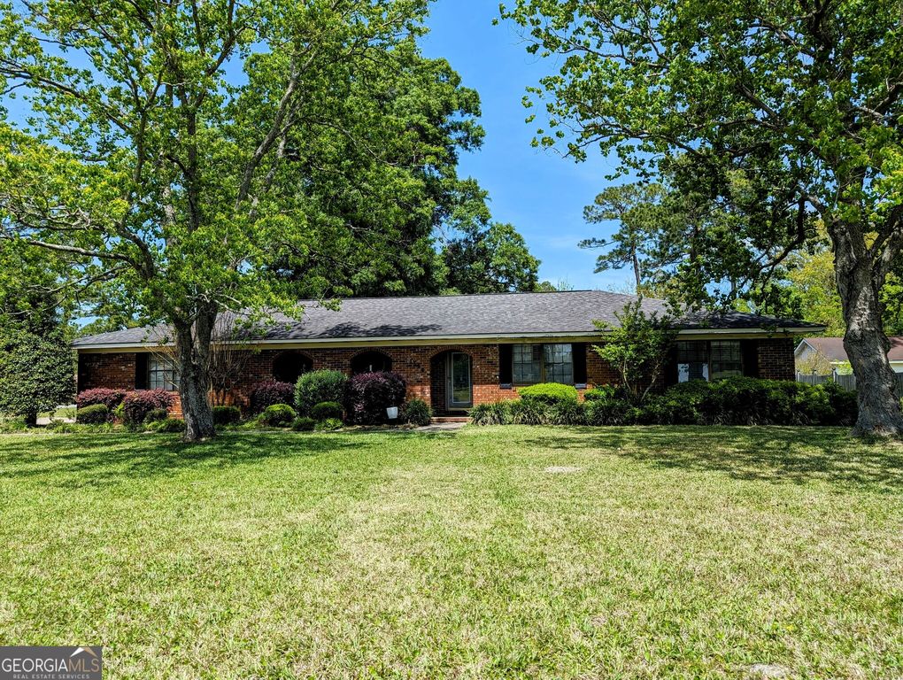 136 Candler St, Jesup, GA 31545 | MLS# 10278245 | Trulia