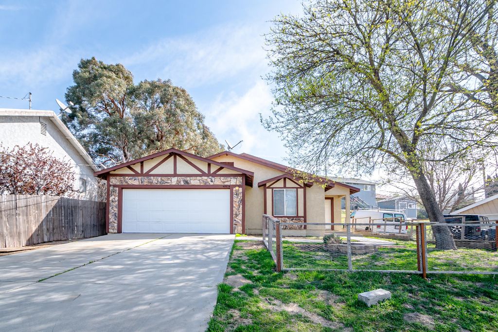 42634 Ranch Club Rd, Lake Hughes, CA 93532 | MLS# 25002397 | Trulia