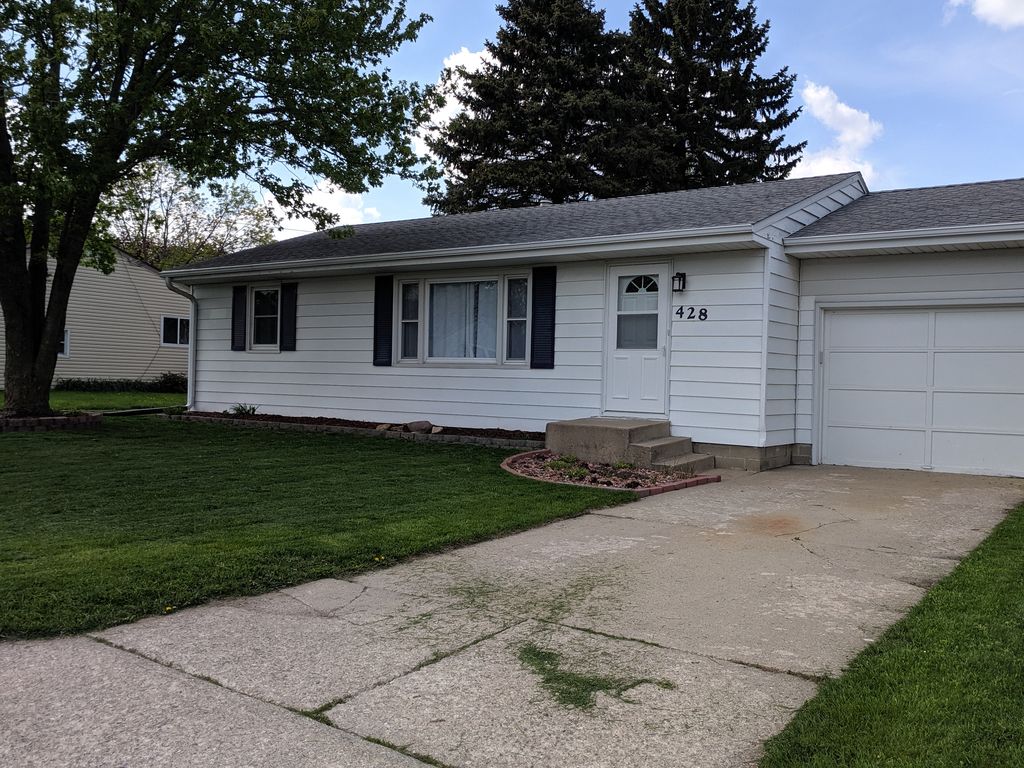 428 23rd St SW, Mason City, IA 50401 - See Est. Value, Schools & More