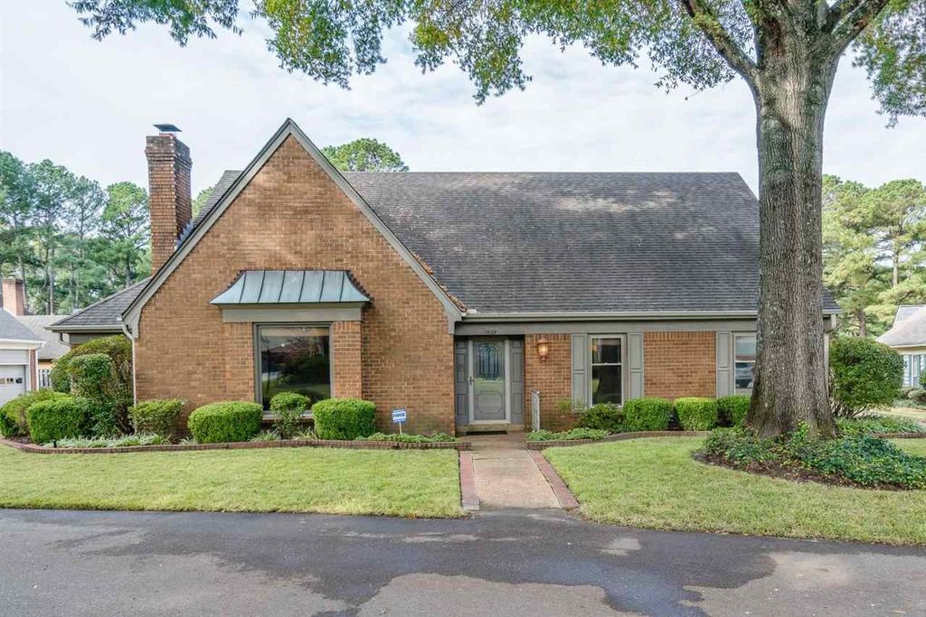 1929 Wicklow Way #8, Germantown, TN 38139 - See Est. Value, Schools & More