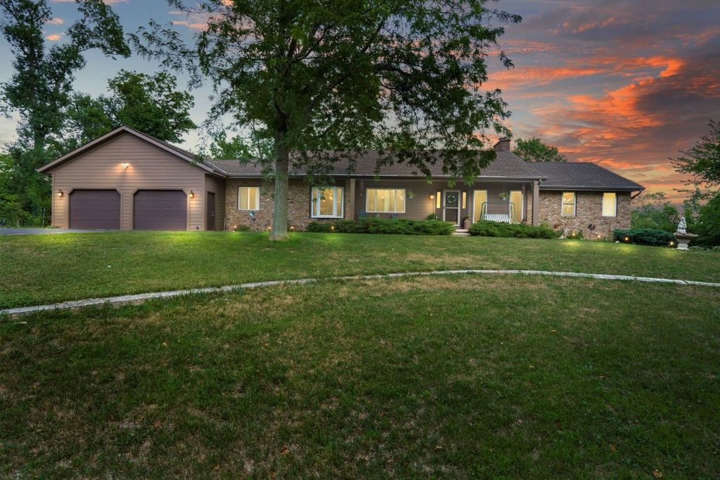 3839 Cottage Grove Ave SE, Cedar Rapids, IA 52403 - See Est. Value, Schools & More