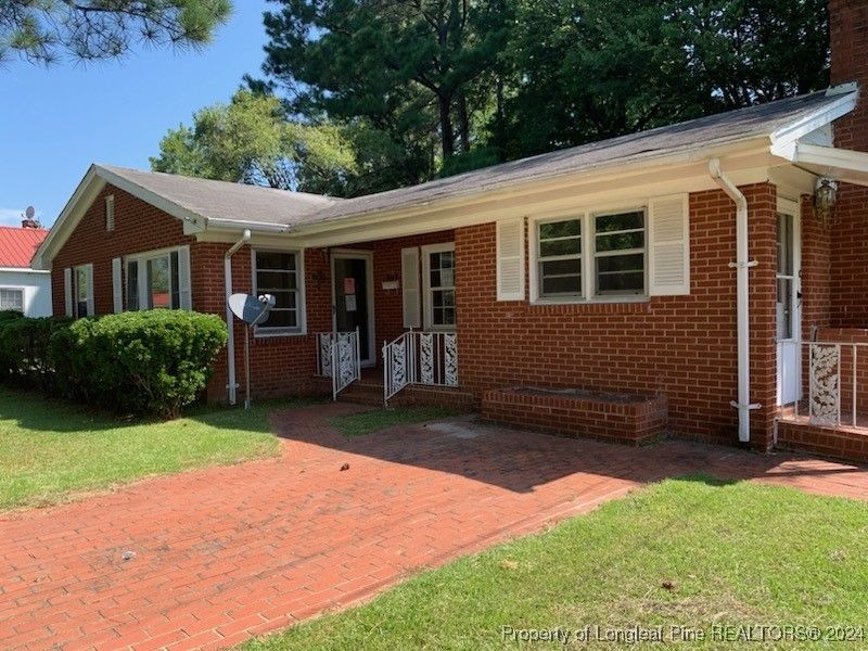 408 Jackson St, Fairmont, NC 28340 - See Est. Value, Schools & More