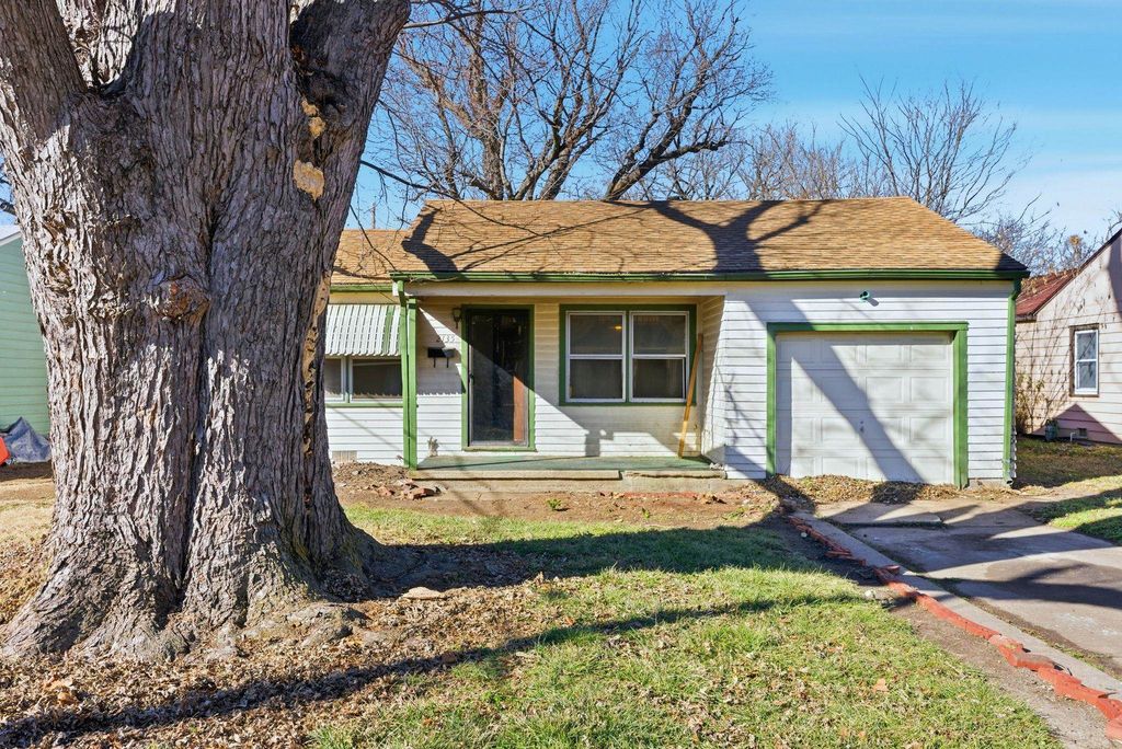 2135 Green Acres St, Wichita, KS 67218 | MLS# 667070 - Trulia | Trulia