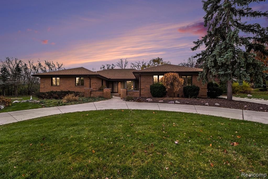 26032 Steele Rd, Farmington Hills, MI 48331 | Trulia