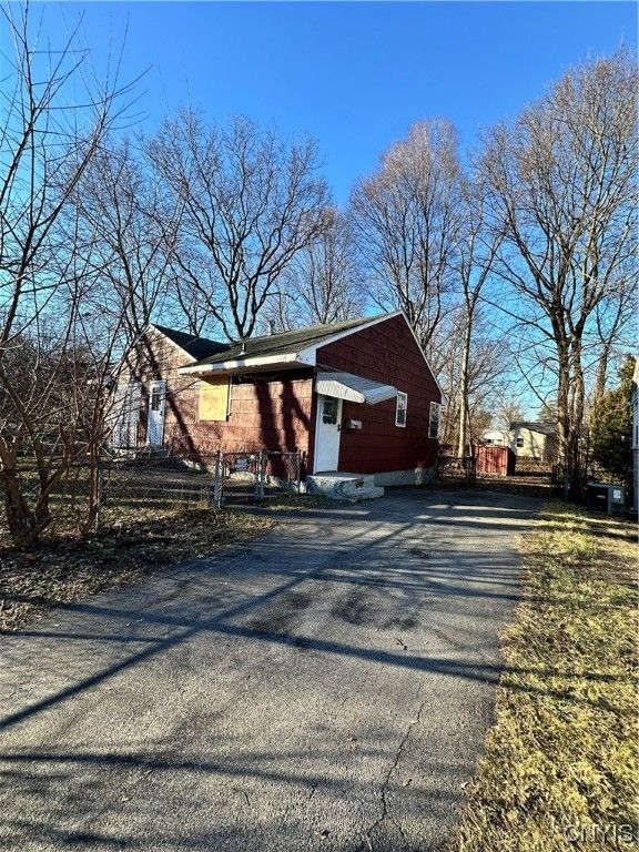 186 W Florence Ave, Syracuse, NY 13205 - See Est. Value, Schools & More