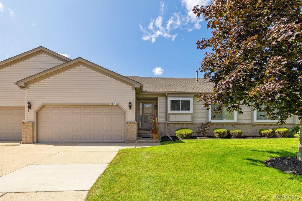 53171 Pineridge Dr, Chesterfield, MI 48051 - See Est. Value, Schools & More