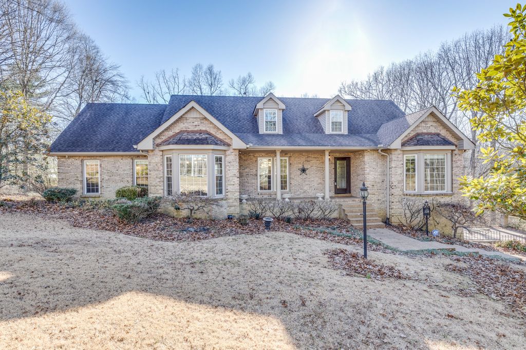 228 Druid Hills Dr, Dickson, TN 37055 - See Est. Value, Schools & More