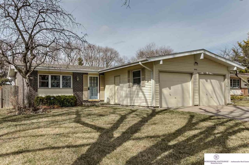 2612 N 97th St, Omaha, NE 68134 - See Est. Value, Schools & More