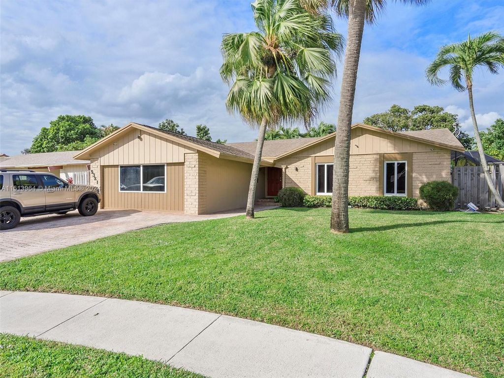 9321 NW 35th Pl, Sunrise, FL 33351 - See Est. Value, Schools & More