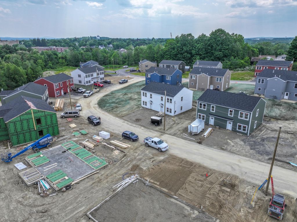 40 Firefly Lane, Bangor, ME 04401 - See Est. Value, Schools & More