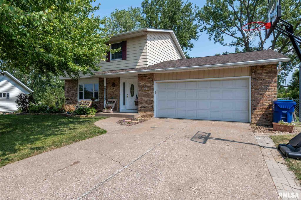 108 Colony Dr, Davenport, IA 52806 - See Est. Value, Schools & More