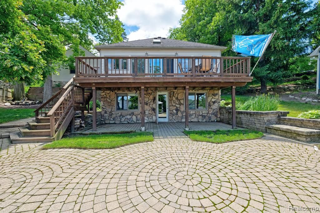 1523 Rochester Rd, Lakeville, MI 48367 - See Est. Value, Schools & More