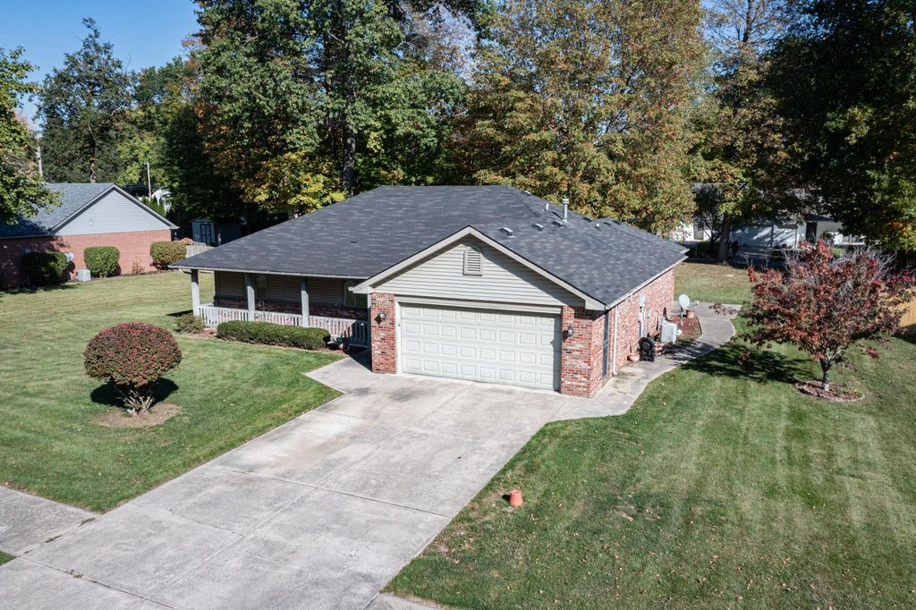 1030 Evergreen Ct, Anderson, IN 46012 - See Est. Value, Schools & More