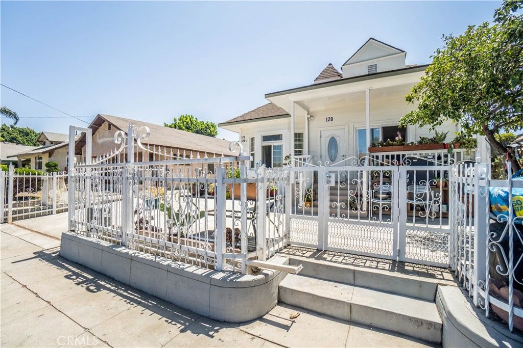 128 E 46th St, Los Angeles, CA 90011 - See Est. Value, Schools & More