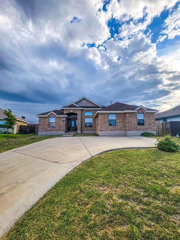2685 Crown View Dr, Eagle Pass, TX 78852 | MLS# 75519 | Trulia