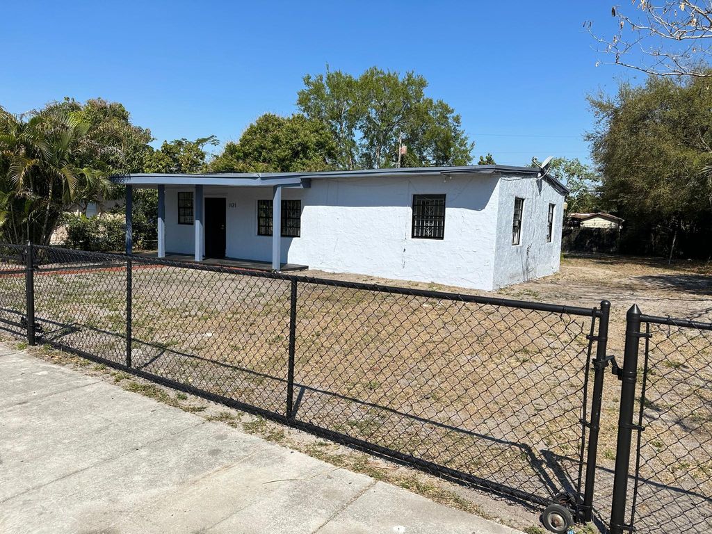 1121 NW 142nd St, Miami, FL 33168 - See Est. Value, Schools & More