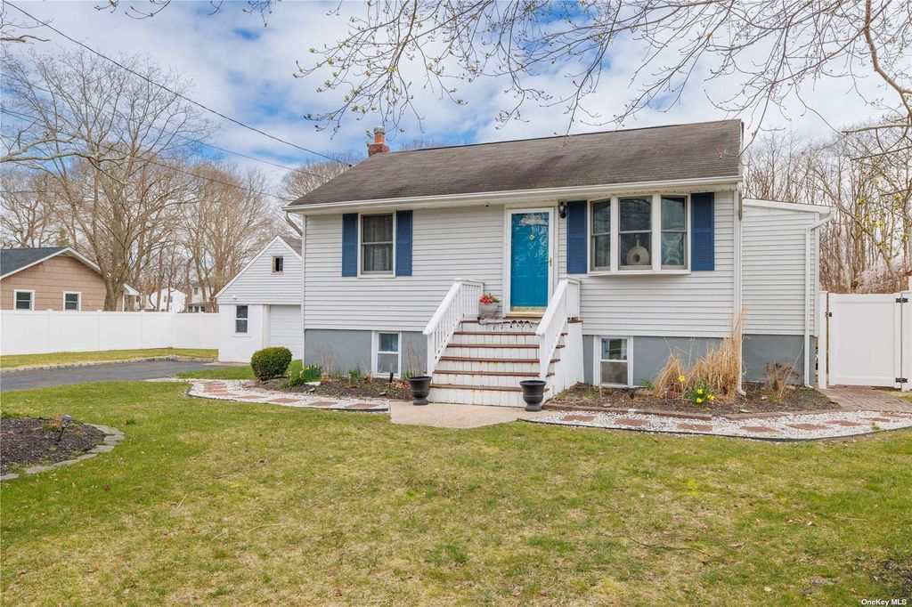 21 Marshall Drive, Selden, NY 11784 | Trulia