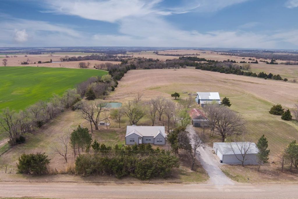 8405 242nd Rd, Winfield, KS 67156 - See Est. Value, Schools & More