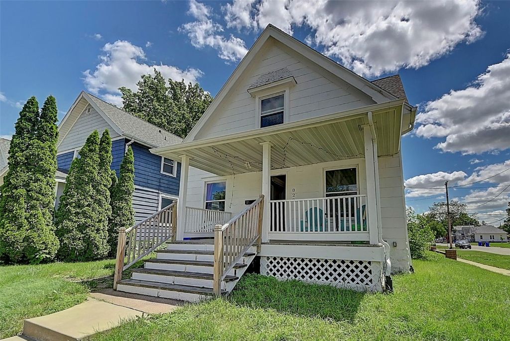 829 E Ave NW, Cedar Rapids, IA 52405 - See Est. Value, Schools & More