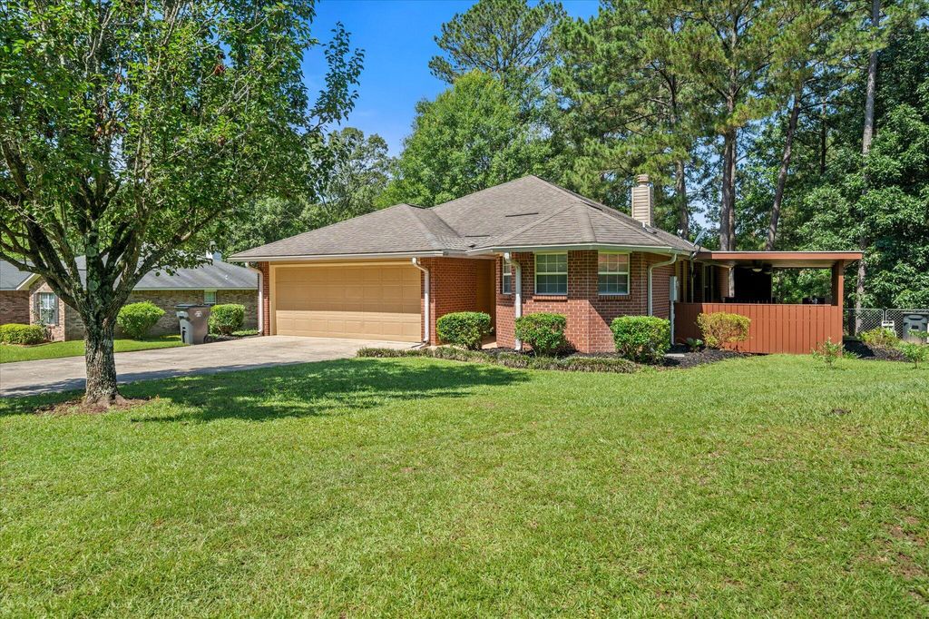 363 Delta Dr W, Hattiesburg, MS 39402 - See Est. Value, Schools & More