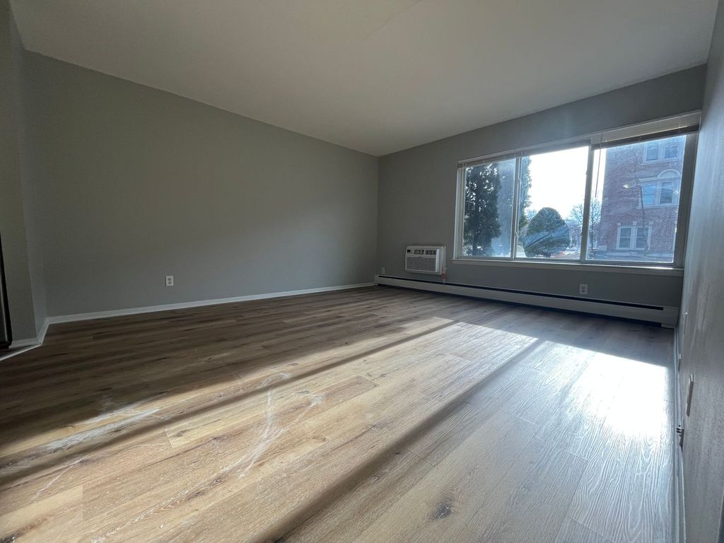 2705 N Oakland Ave - Milwaukee, WI | Trulia