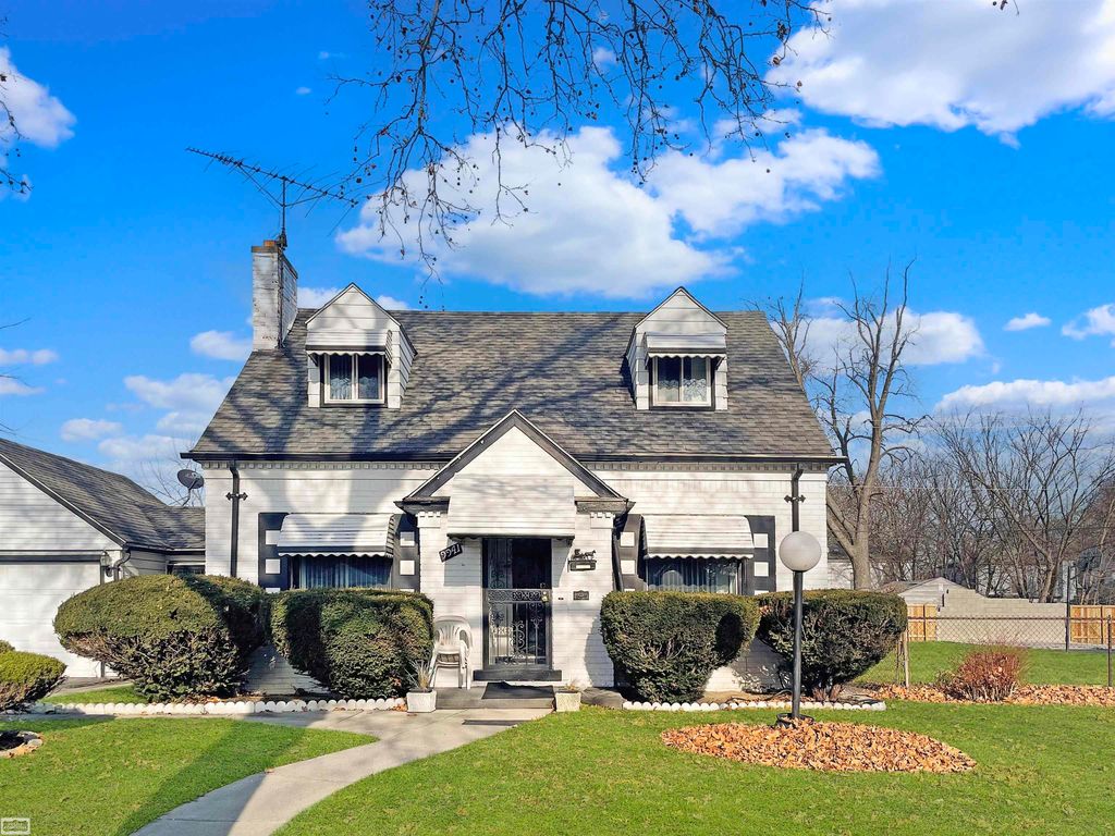 9941 E Outer Dr, Detroit, MI 48224 - See Est. Value, Schools & More
