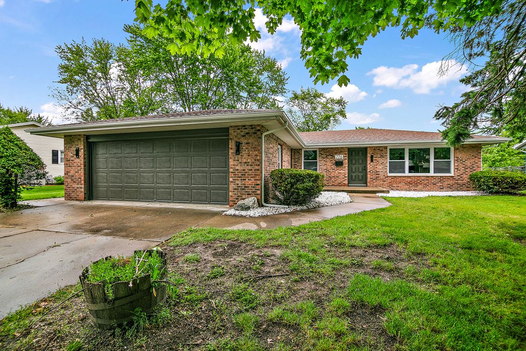 776 Edwin Dr, Bourbonnais, IL 60914 - See Est. Value, Schools & More