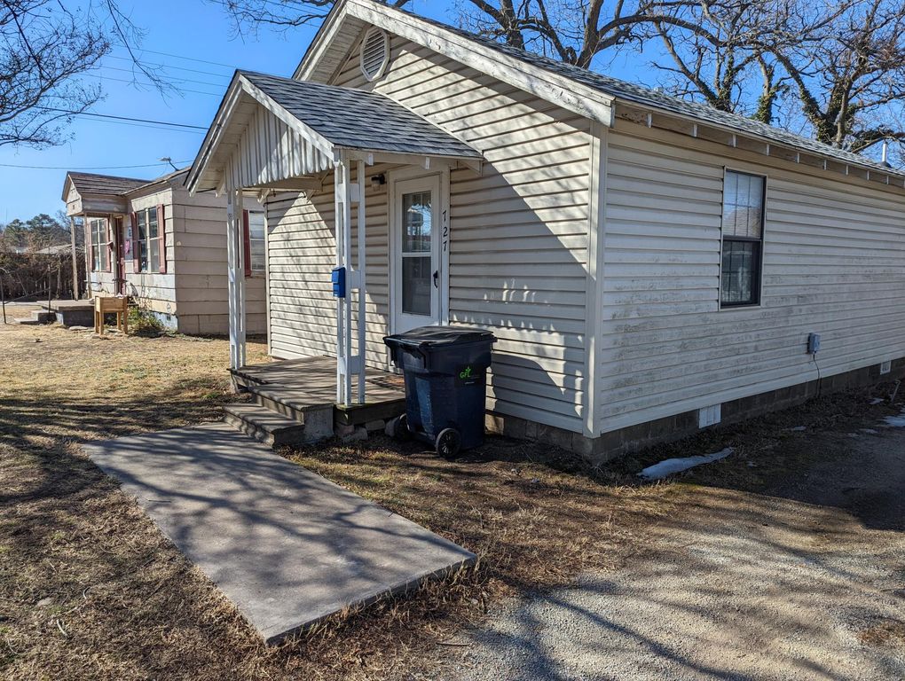 727 N Highland St, Ada, OK 74820 - See Est. Value, Schools & More