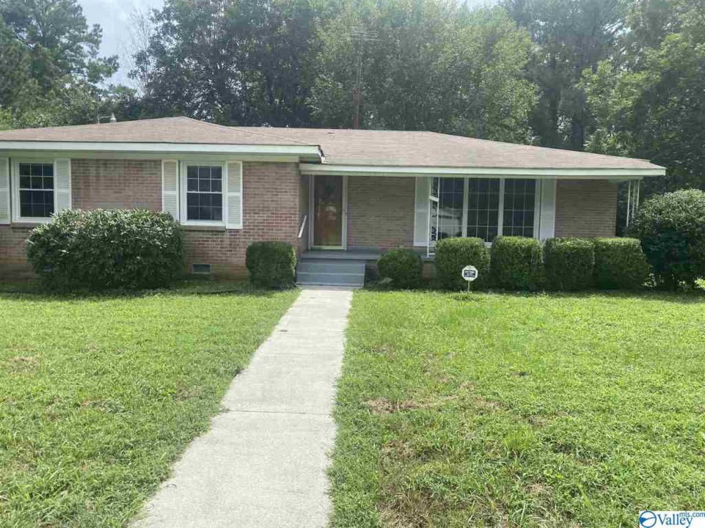 1205 Cedar St SW, Decatur, AL 35601 - See Est. Value, Schools & More