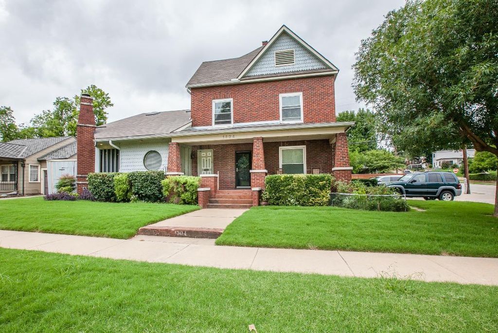 1304 S Houston Ave #B, Tulsa, OK 74127 - See Est. Value, Schools & More