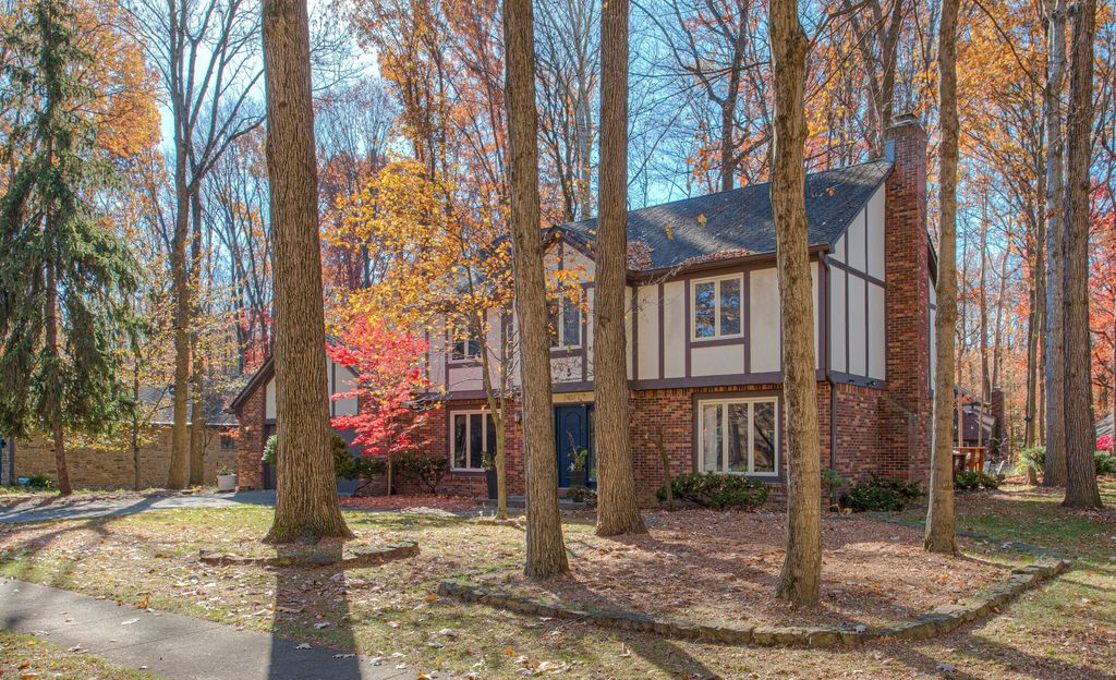 7407 Shadow Wood Dr, Indianapolis, IN 46254 - See Est. Value, Schools ...