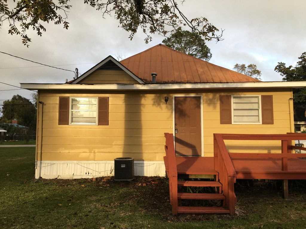 205 Butler St, Waycross, GA 31501 - See Est. Value, Schools & More