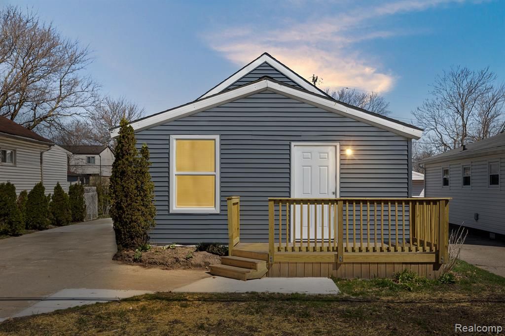 35102 Norene St, Westland, MI 48186 - See Est. Value, Schools & More