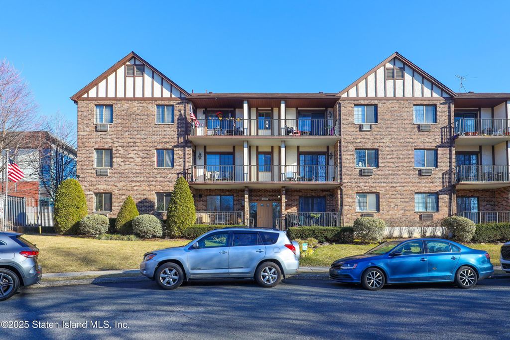 120 Devon Loop #6, Staten Island, NY 10314 | MLS# 2501510 | Trulia